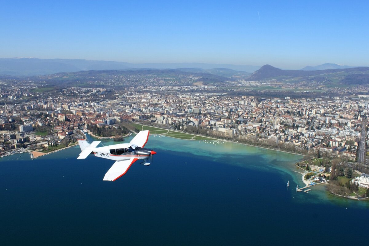 Bon cadeau Baptême de l'air en Avion - Circuit Annecy (15 min) | Avialpes